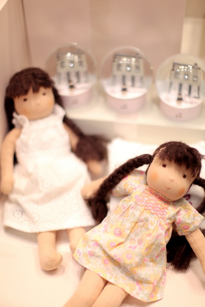 The cherry blossom girlLe Noël de Bonpoint